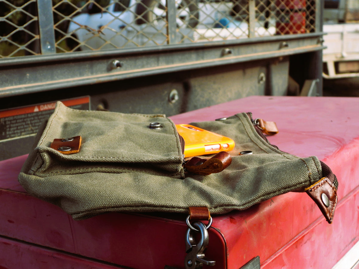 Unisex Tough Waxed Canvas Ute/Buggy bag – Little Echidna Home